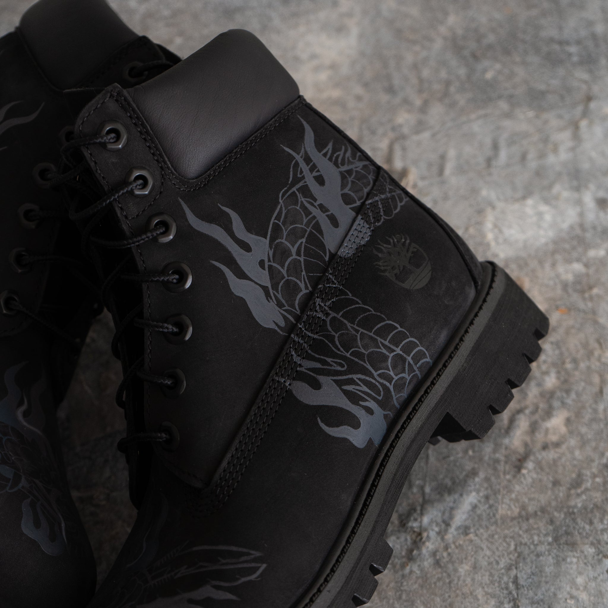 Flaming Dragon - Timberland Black Boot Custom – MattB Customs