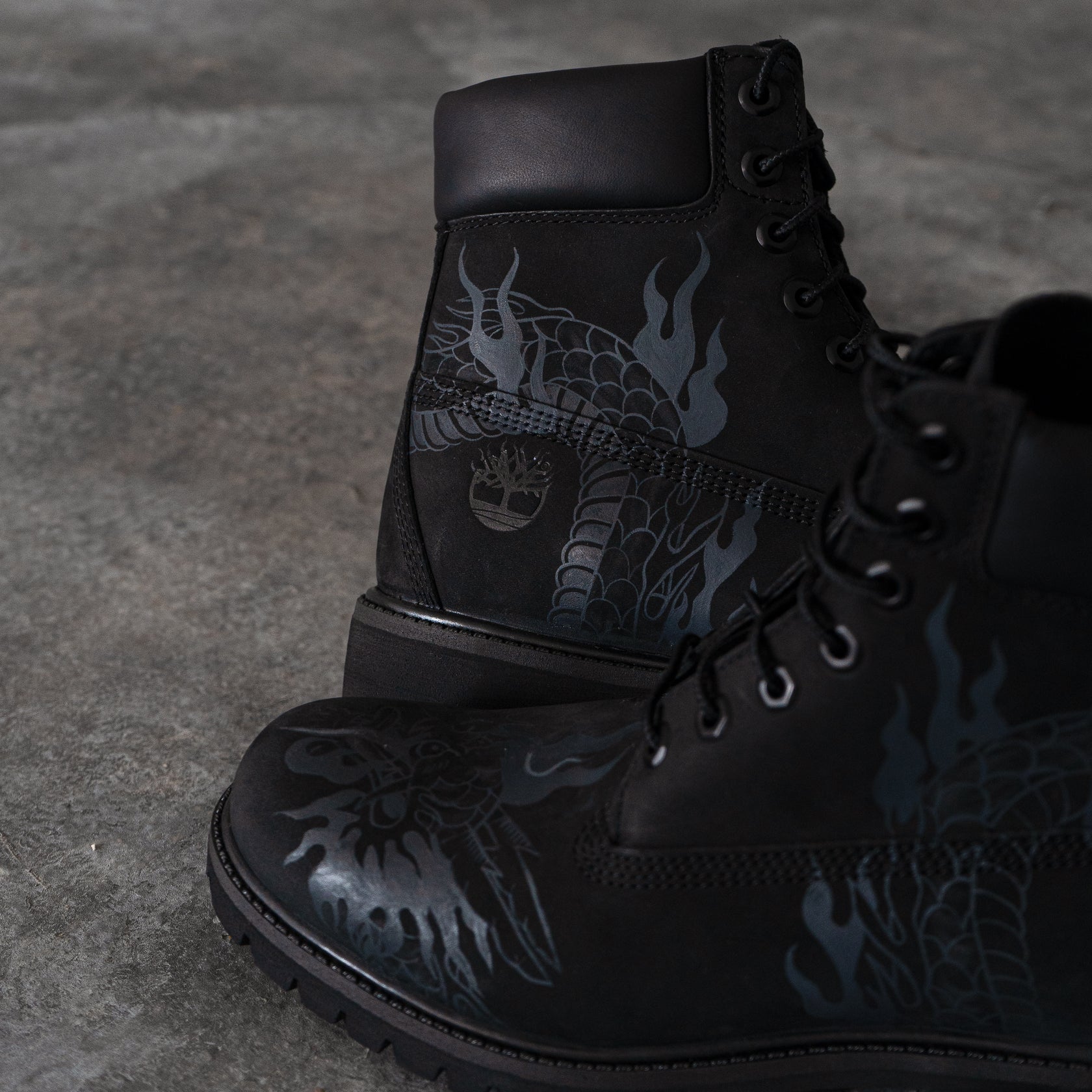 Flaming Dragon - Timberland Black Boot Custom – MattB Customs